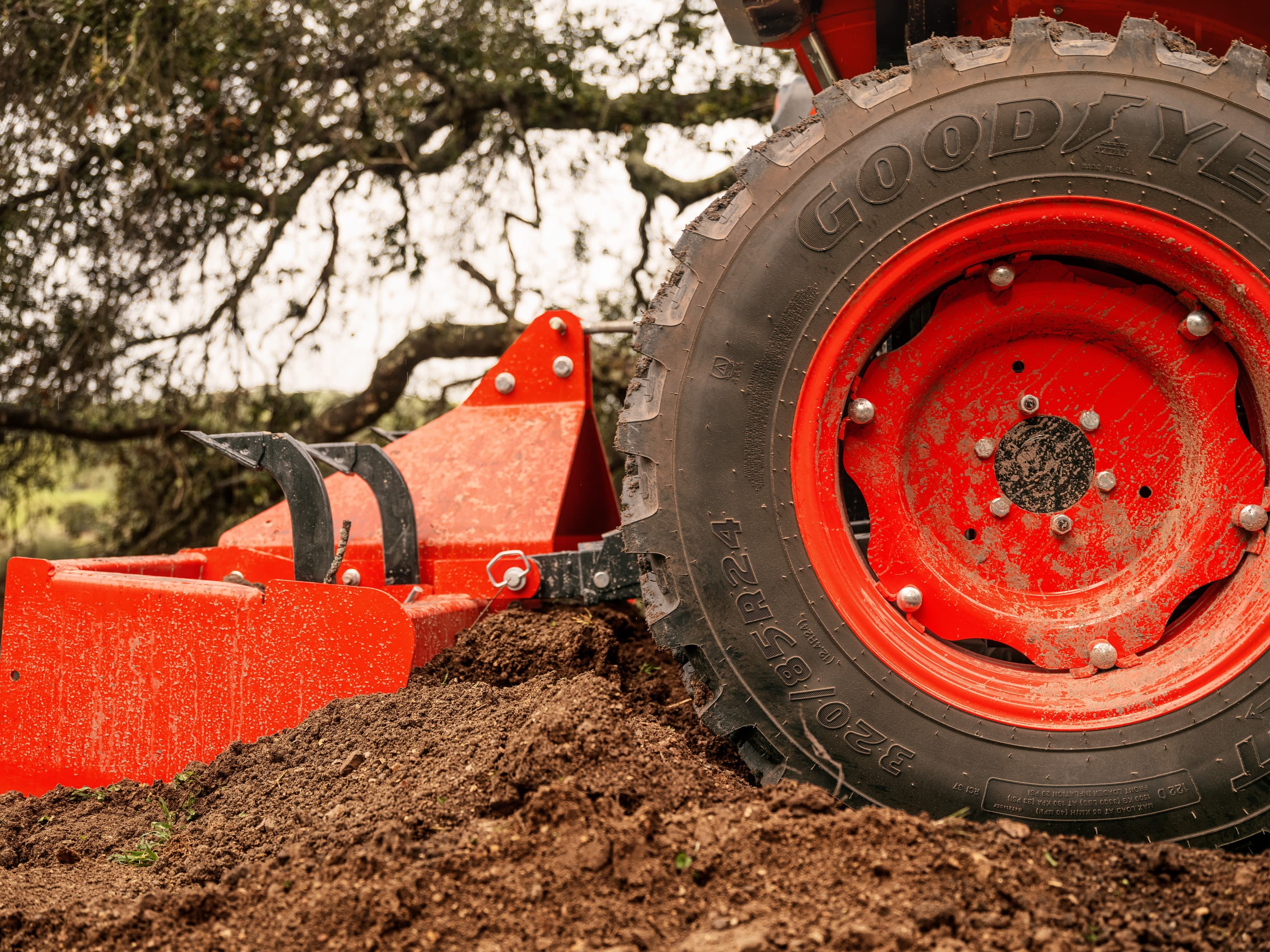 KIOTI DK5320HSE Compact Tractor | The Best Tractors for Unmatched…